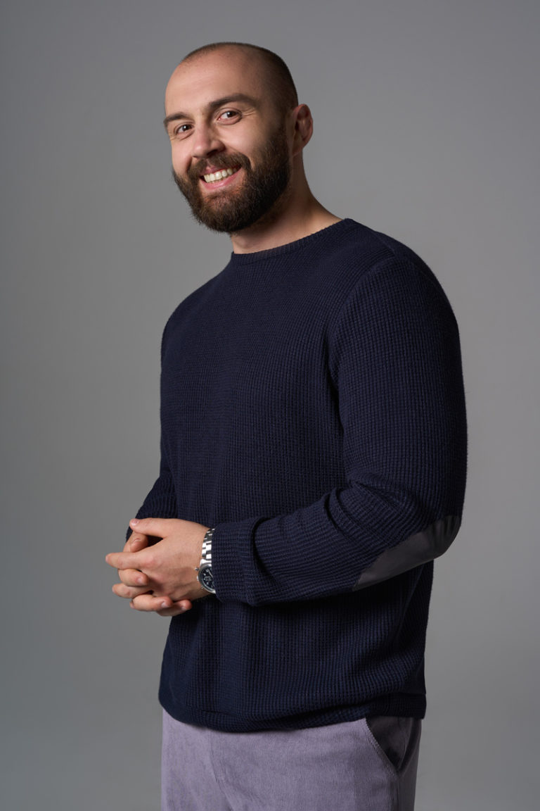 Bari men's sweatshirt sewing pattern + video tutorial - Fabrico