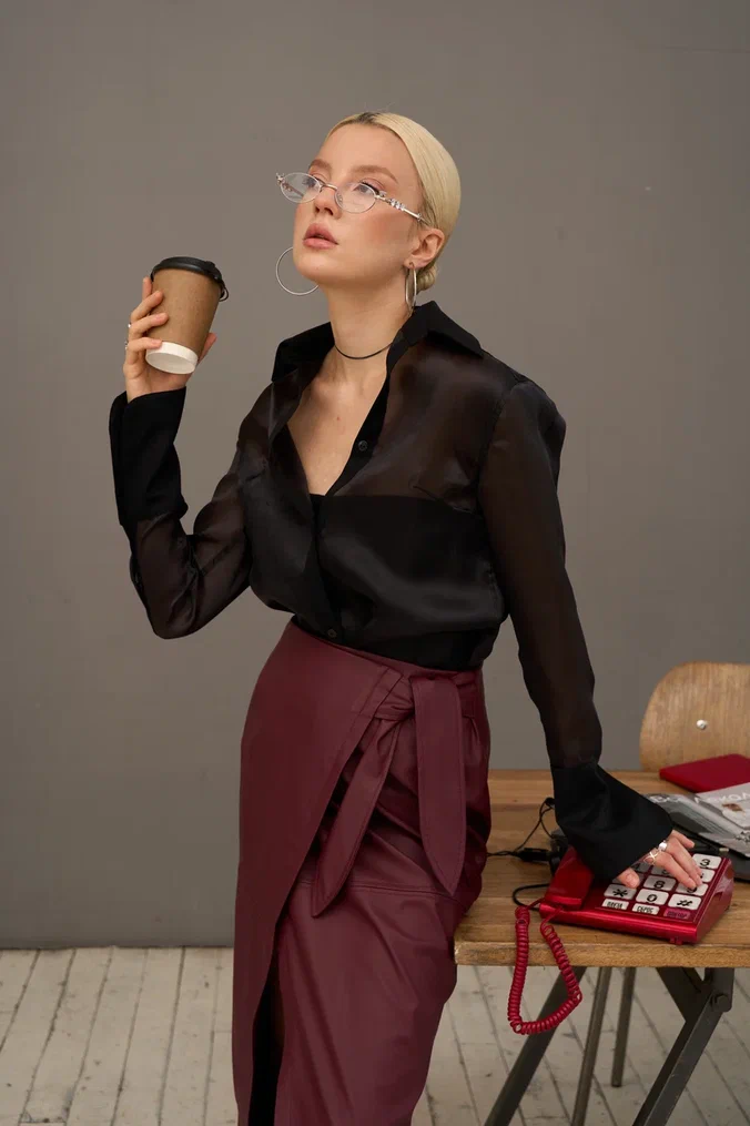 Obsidian woman blouse sewing pattern + video tutorial - Fabrico